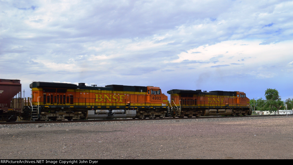 BNSF 4992